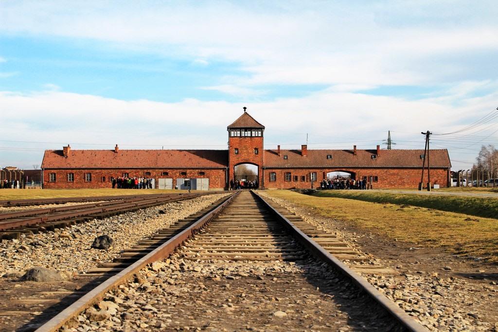 Auschwitz & Birkenau bezoeken? Hoe er naartoe + wat zeker zien? Auschwitz & Birkenau bezoeken? Hoe er naartoe + wat zeker zien?