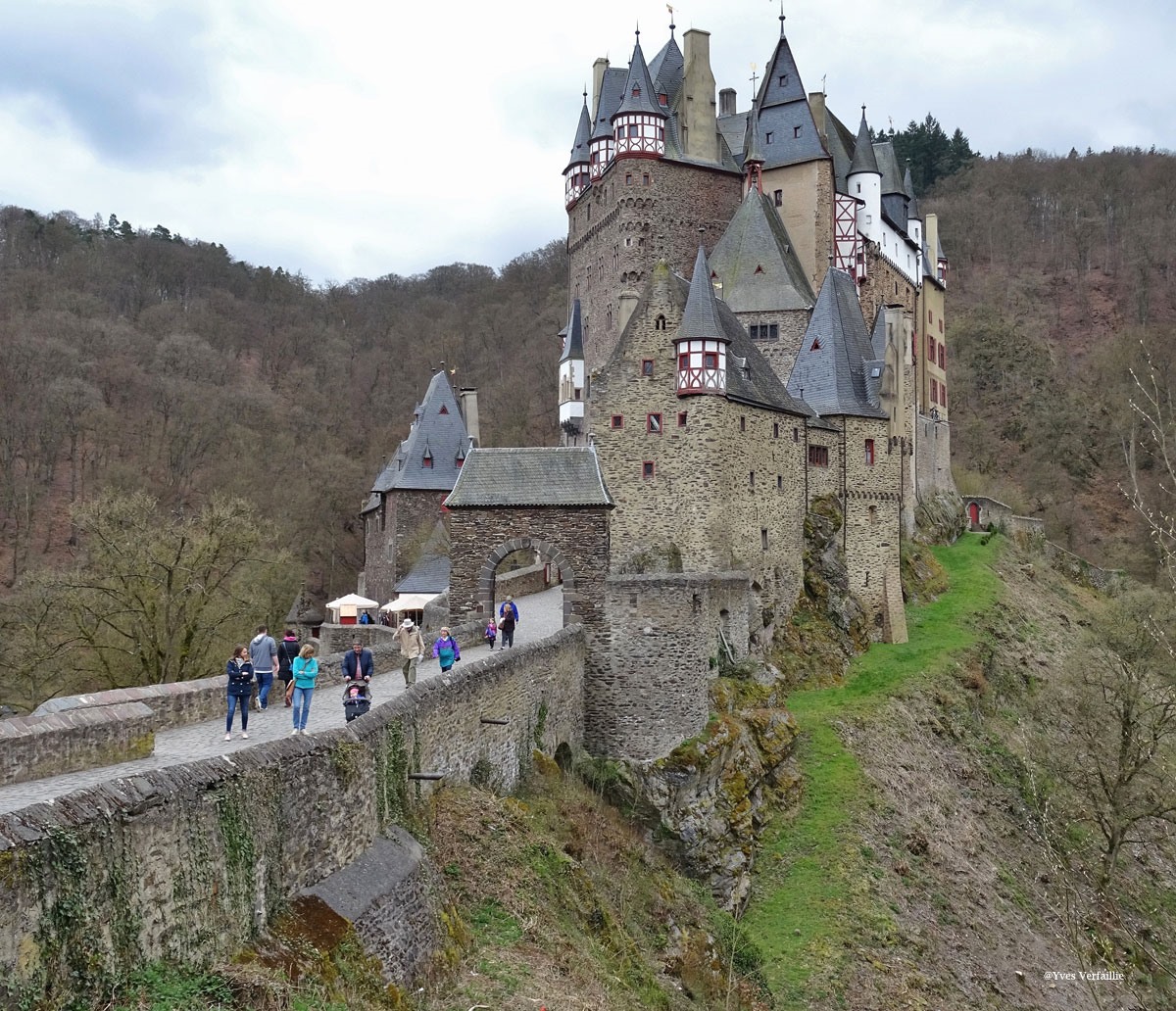Autoroute Moezelvallei: Panoramaroute langs burcht van Eltz