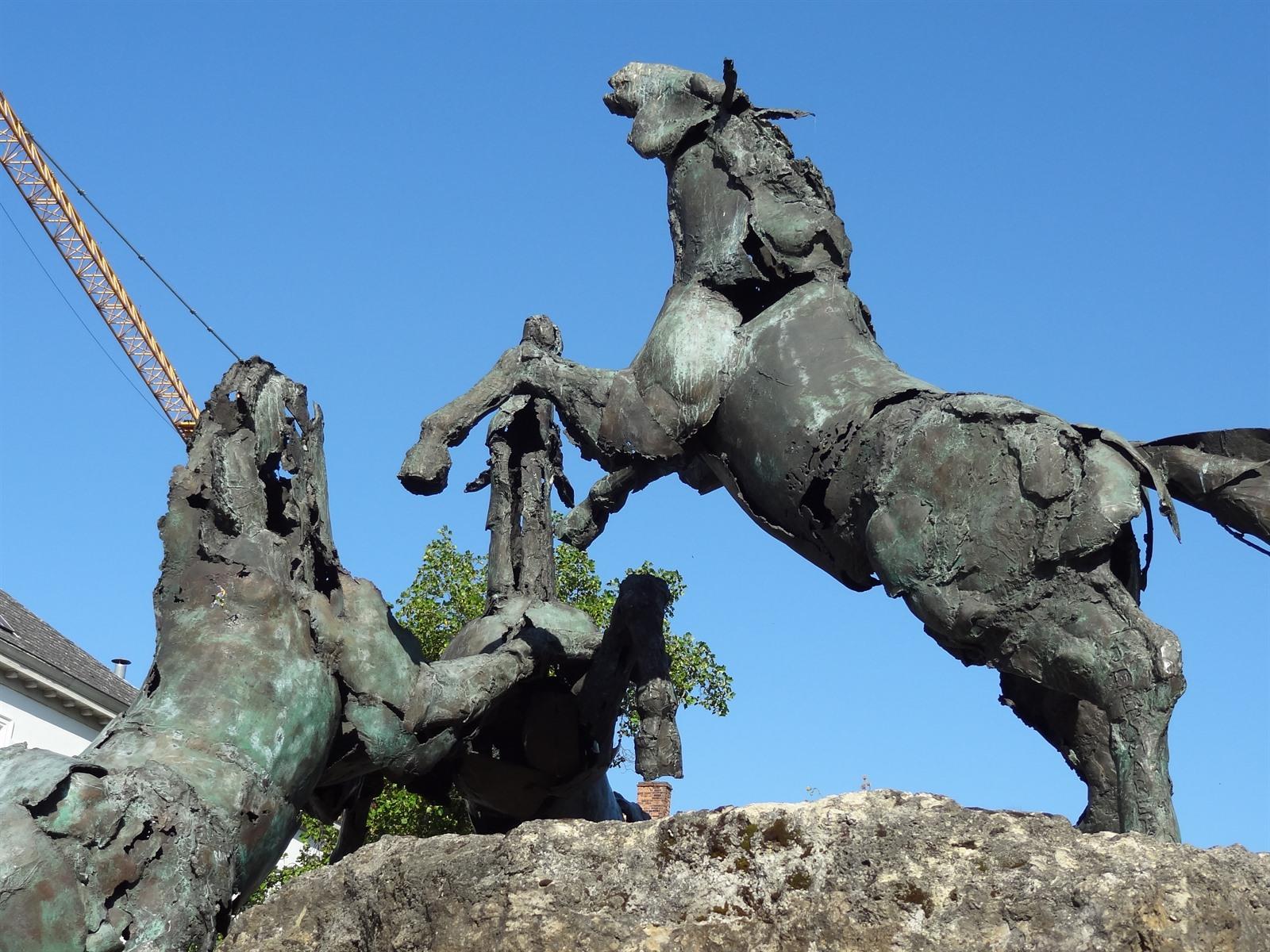 Standbeelden en monumenten in Hasselt: wandelroute